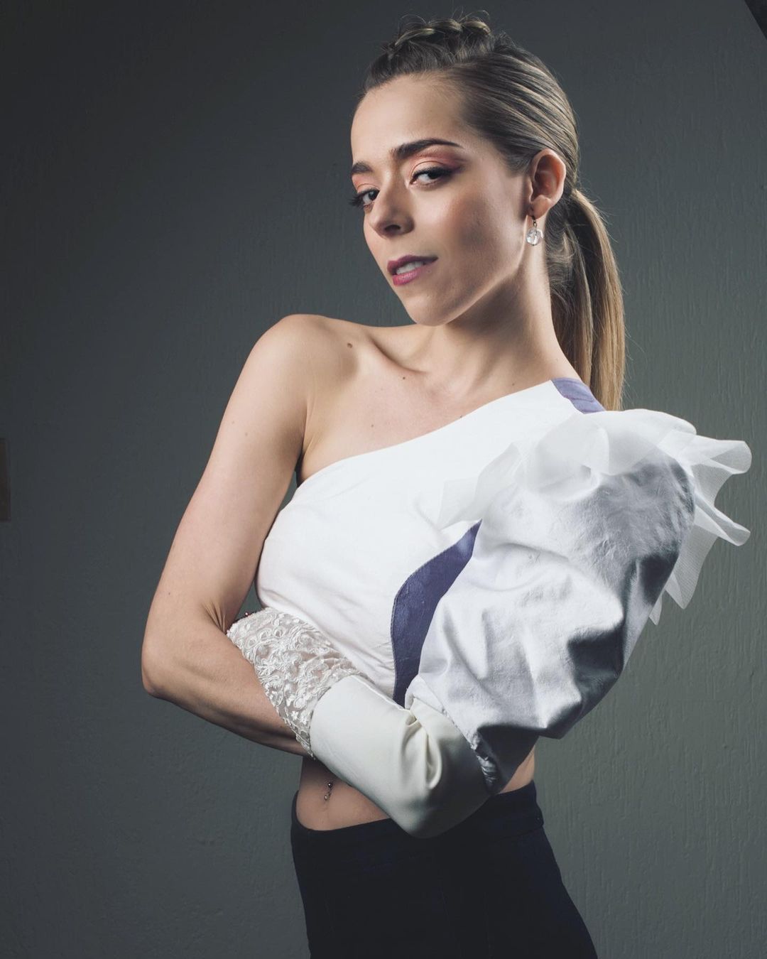 Luz Edith Rojas y Markin López, conductores del certamen de elección ...