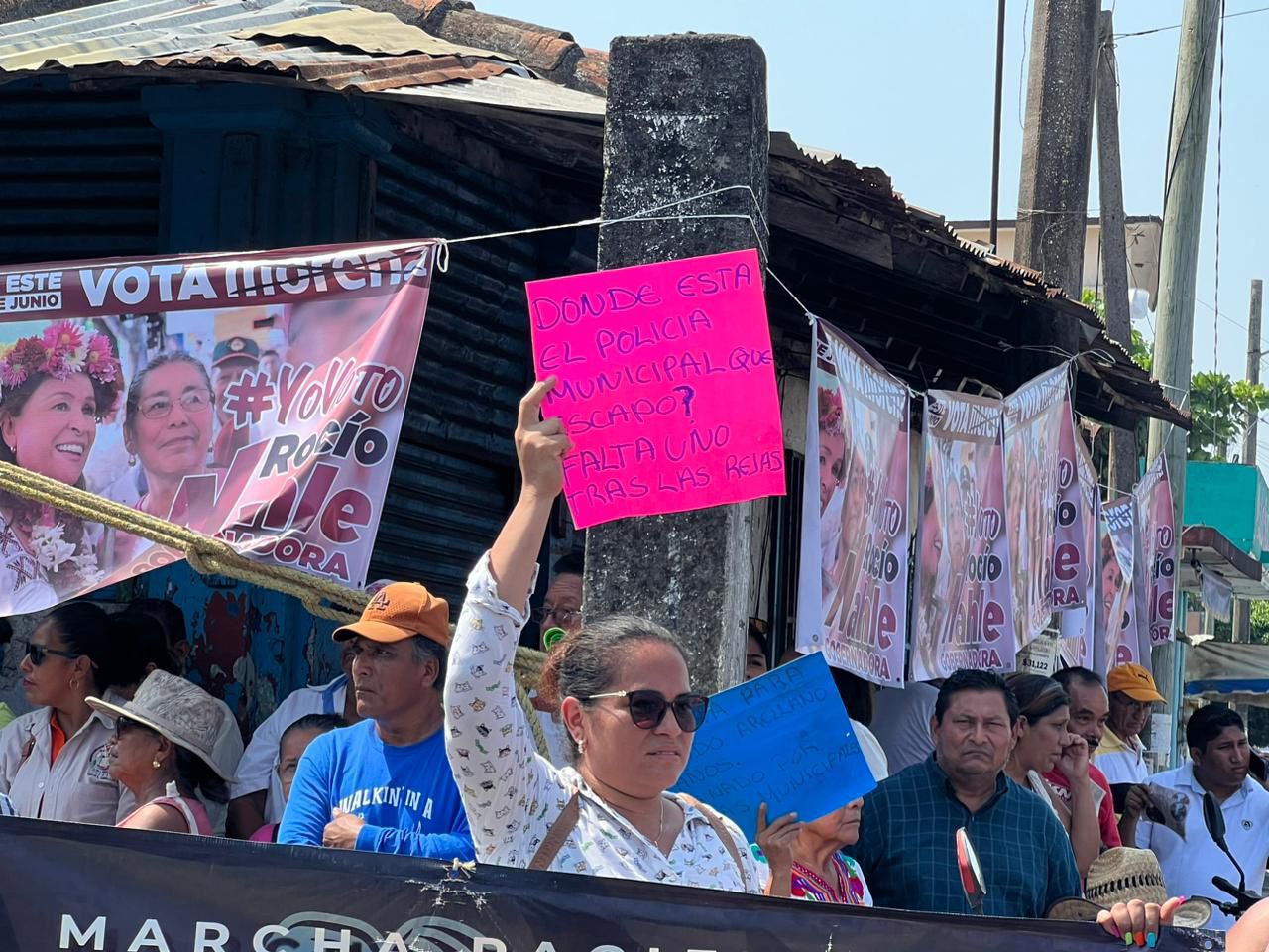 Protesta familia de Brandon Arellano En evento de Rocío Nahle en Lerdo ...