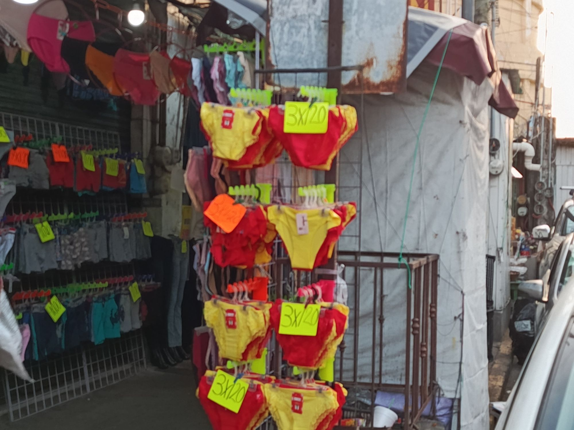 Para el amor ,el dinero y la pasión **Los chones rojos,amarillos y ...