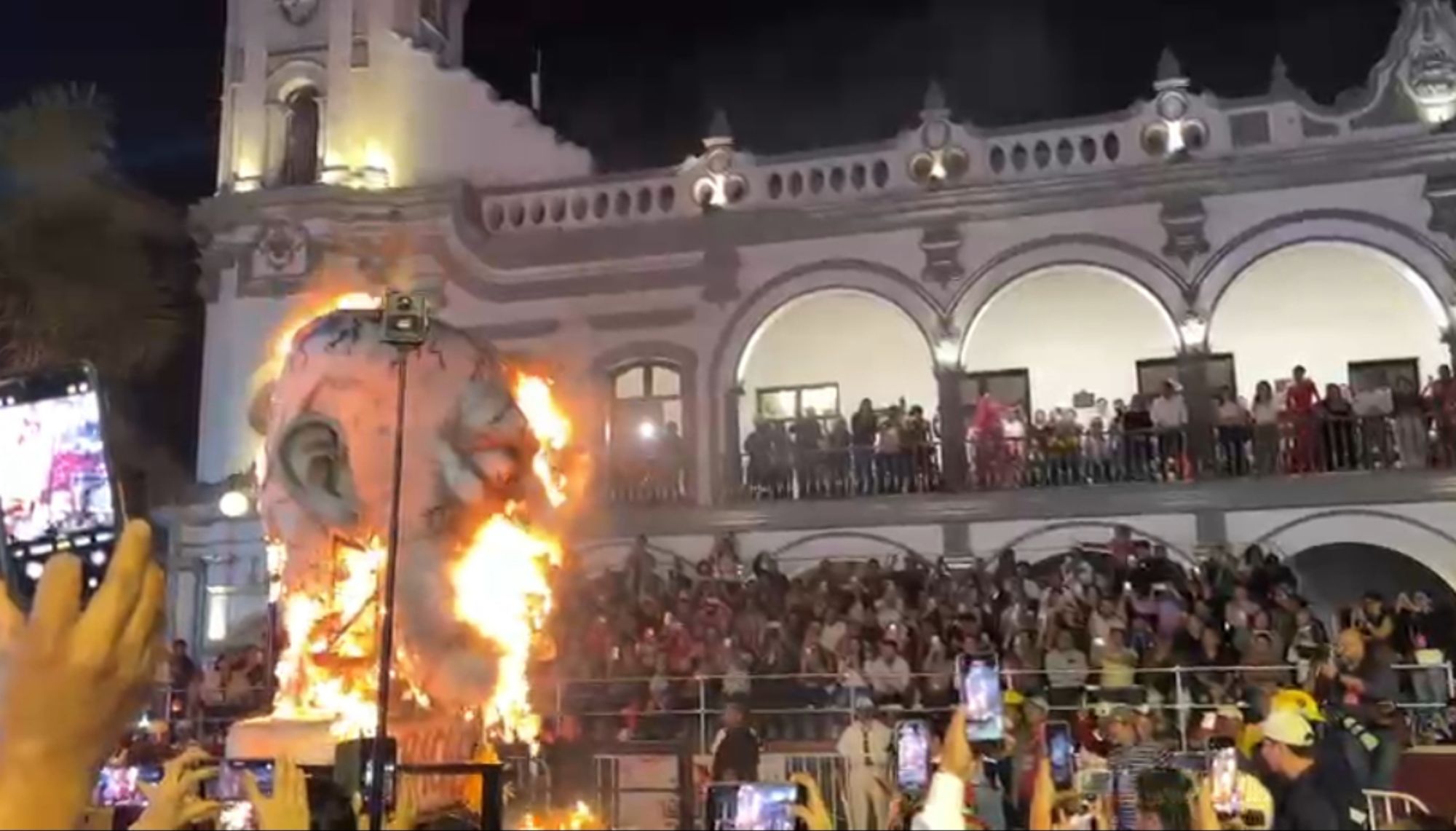 Carnaval de Veracruz 2026 : Quema del Mal Humor prende la fiesta con ...